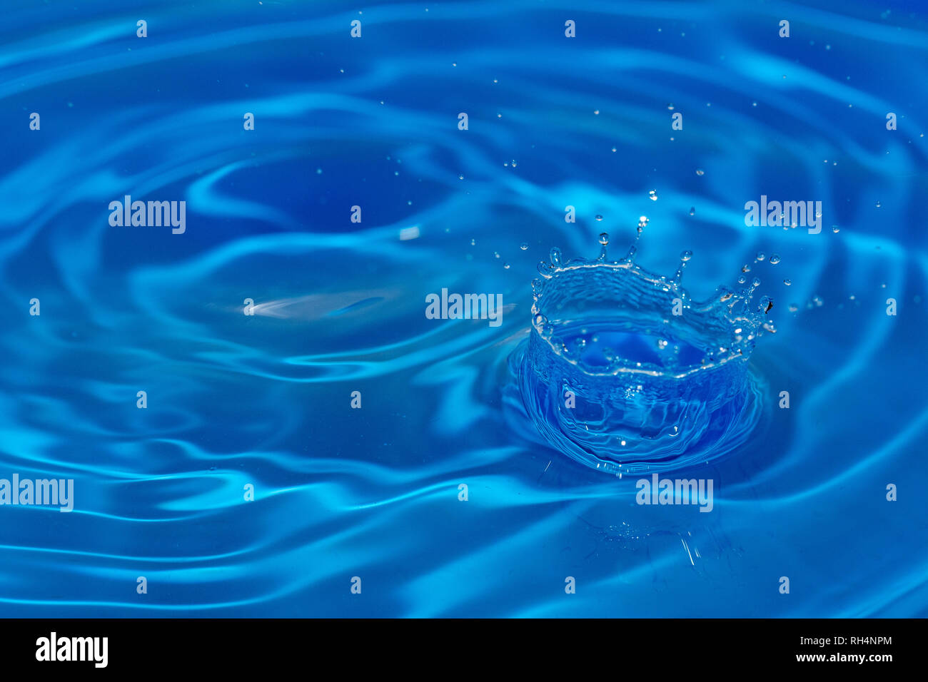 Water background / Water is a transparent and nearly colorless chemical ...