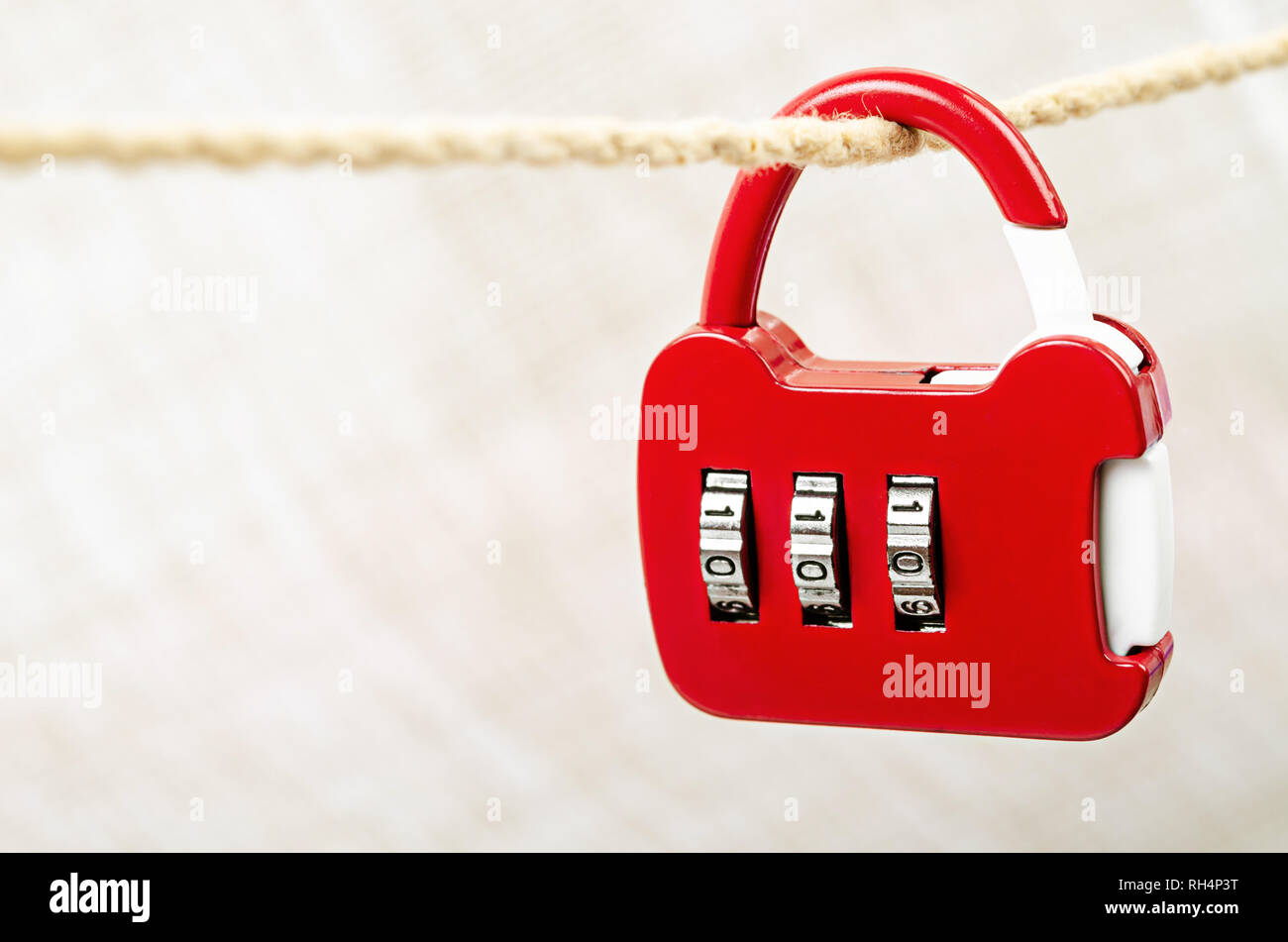 Red key lock love hanging on rope, Valentine concept Stock Photo - Alamy