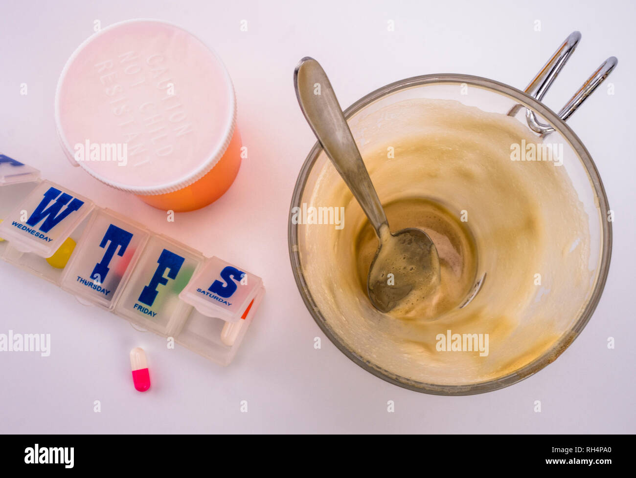 Pill organizer hi-res stock photography and images - Alamy