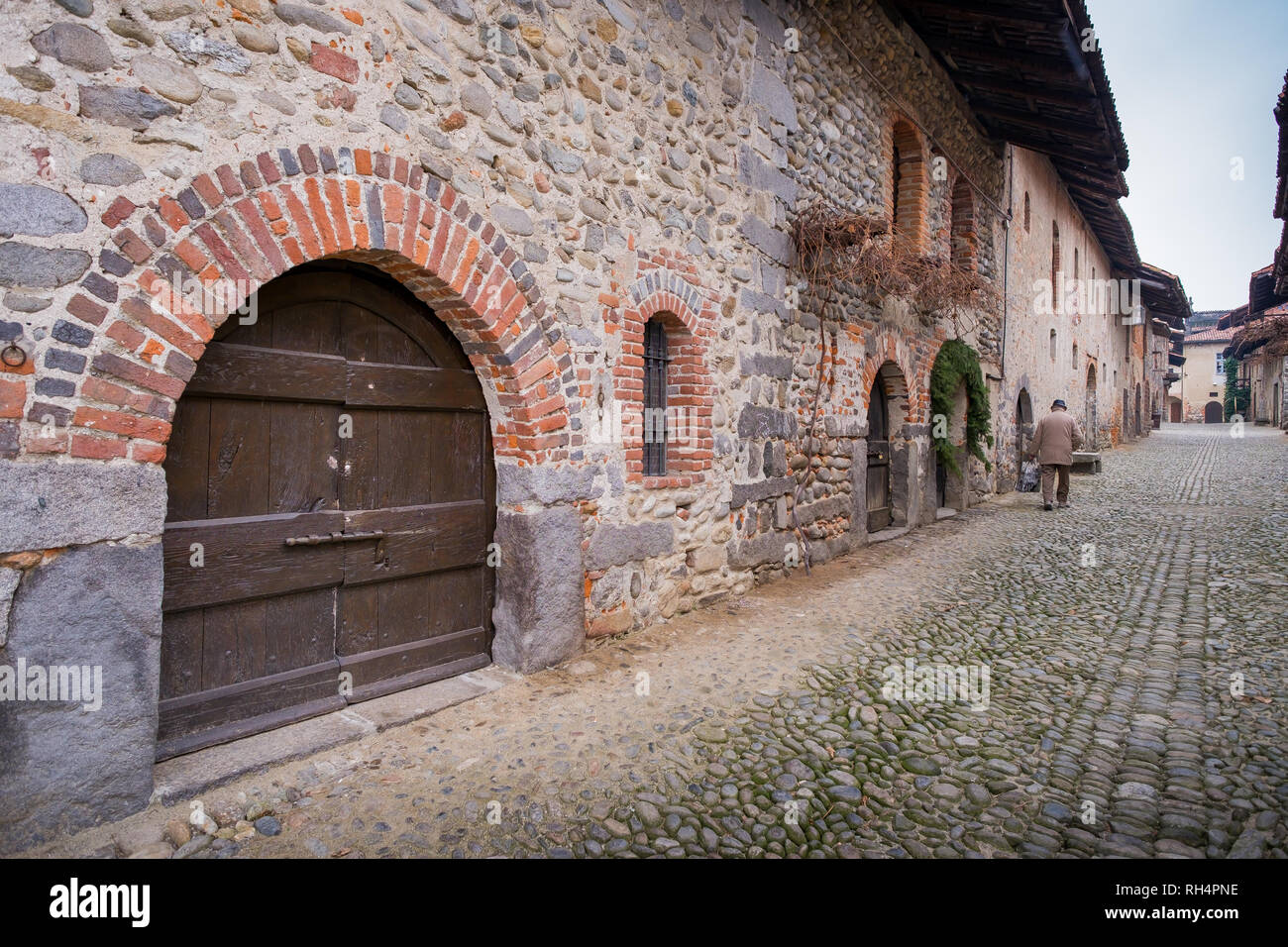 Medieval streets of the ancient village in Ricetto of Candelo, Biella ...