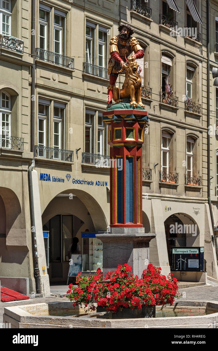 Samson killing the lion hi-res stock photography and images - Alamy