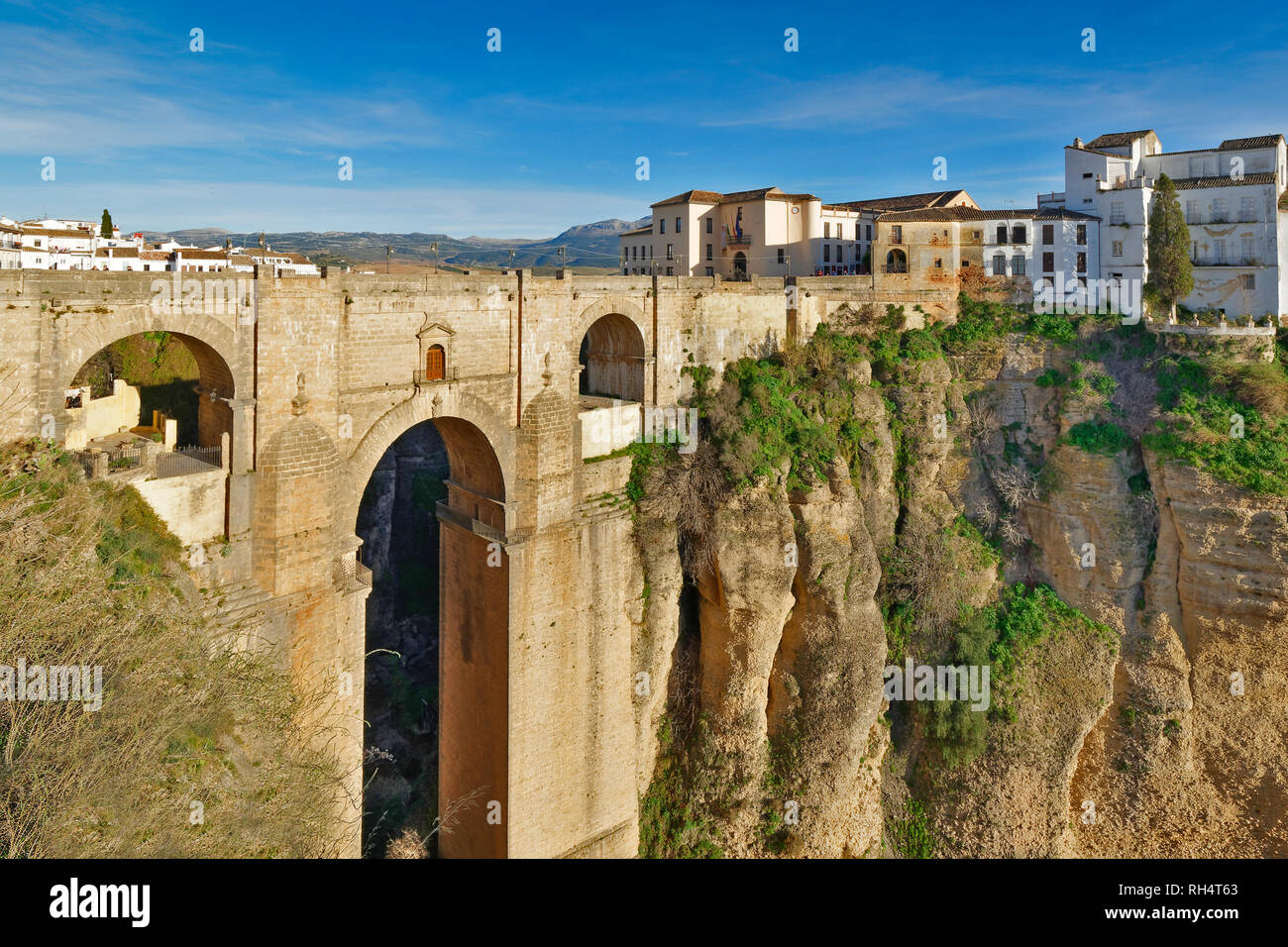 RONDA ANDALUCIA SPAIN VIEW OF THE PUENTE NUEVO BRIDGE OVER THE EL TAJO ...