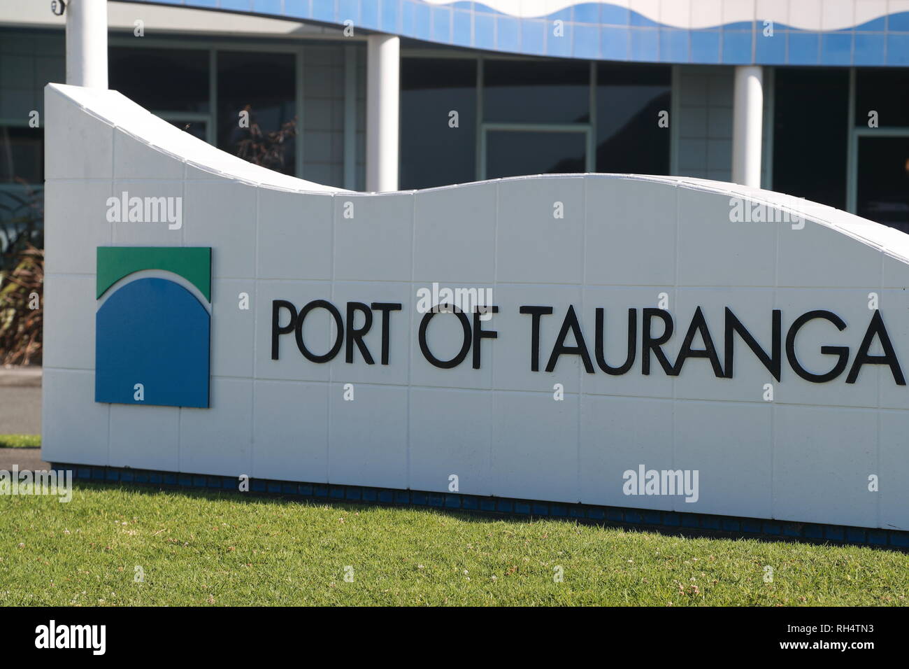 Sign of the Port of Tauranga, Tauranga, New Zealand Stock Photo - Alamy