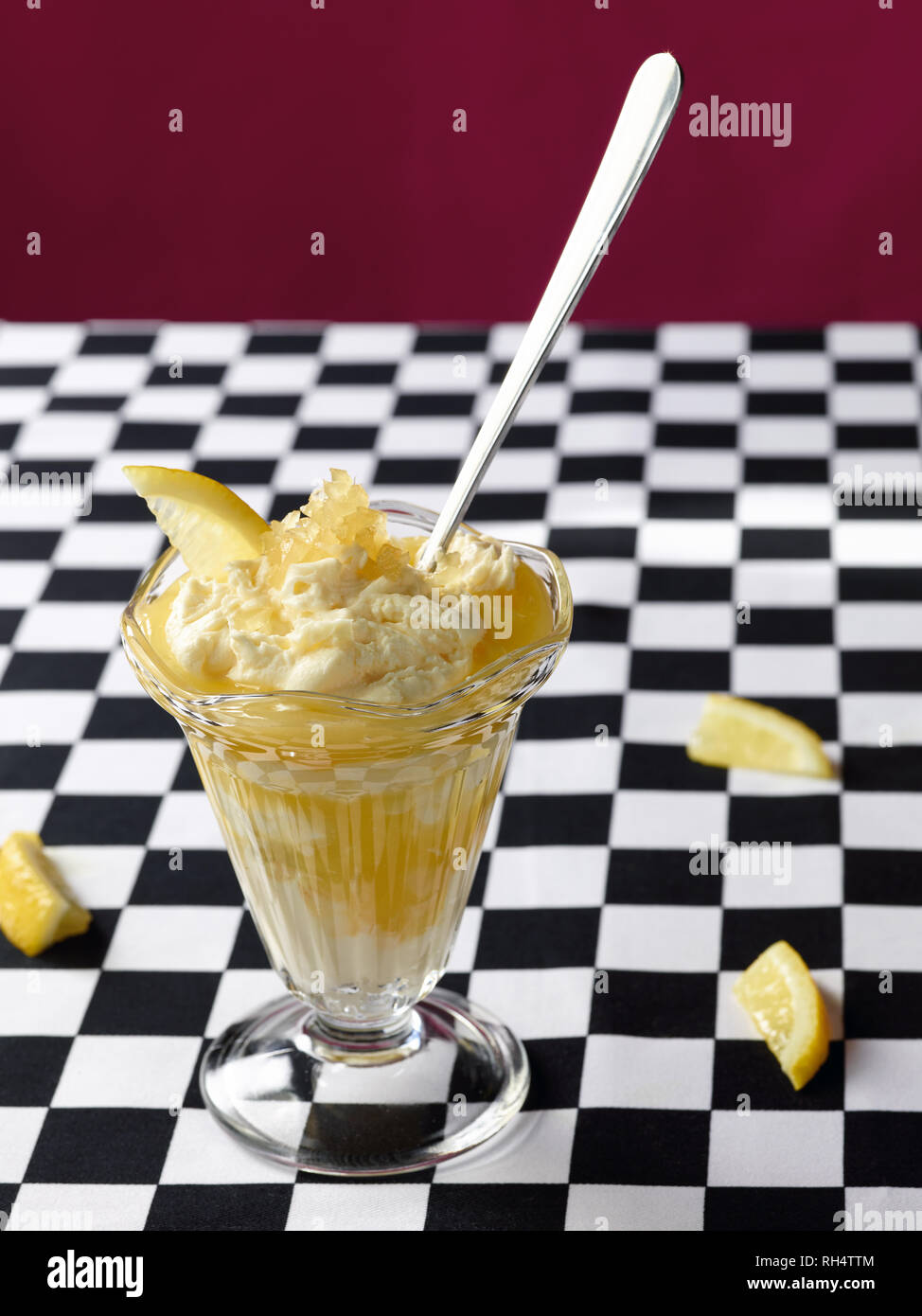 Sundae glass hi-res stock photography and images - Alamy