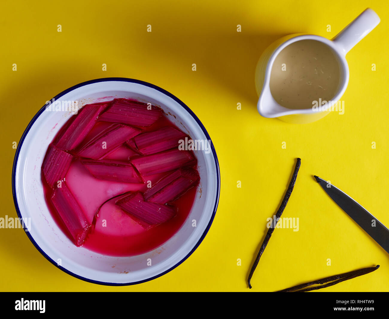Rhubarb and custard Stock Photo - Alamy