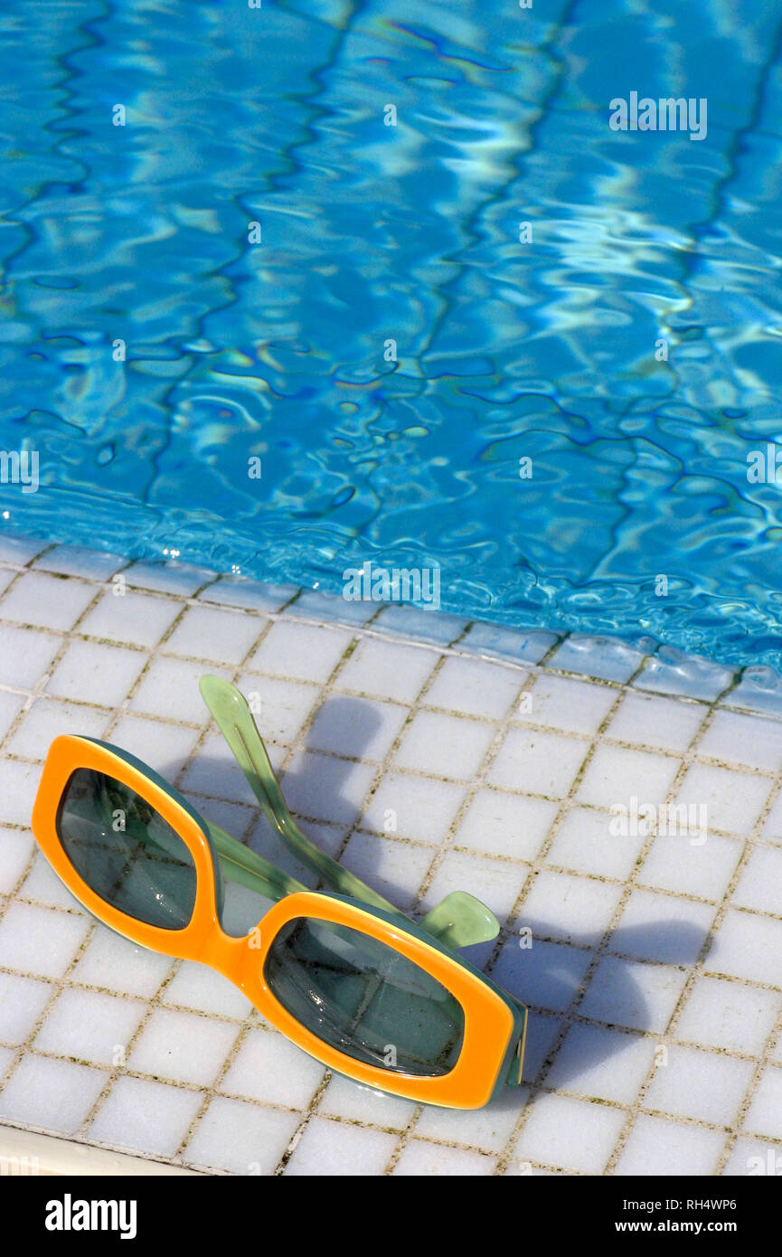 Lie by the pool hi-res stock photography and images - Alamy