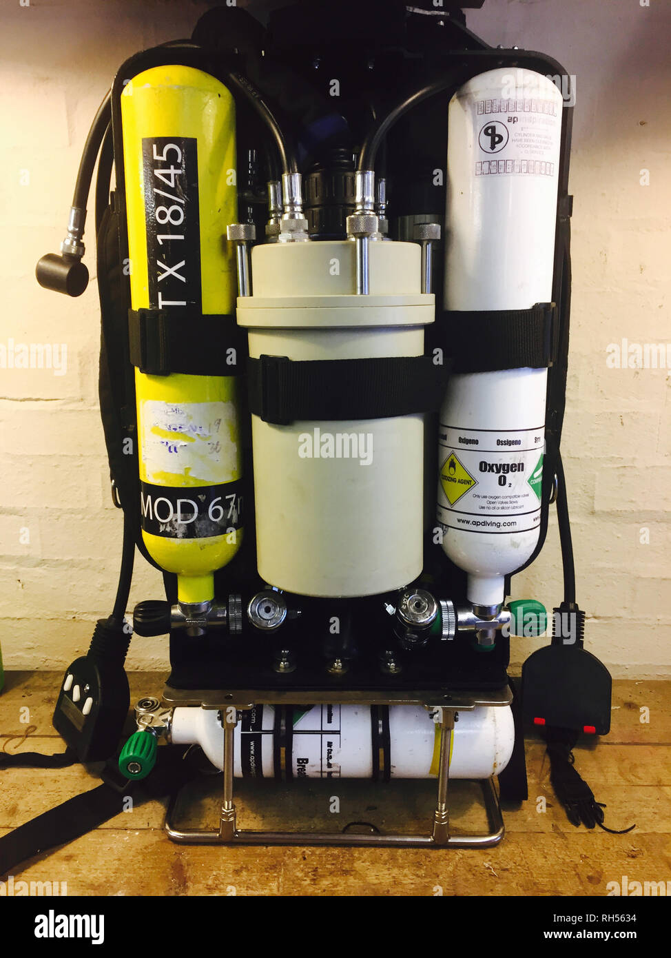 Rebreather setup hi-res stock photography and images - Alamy