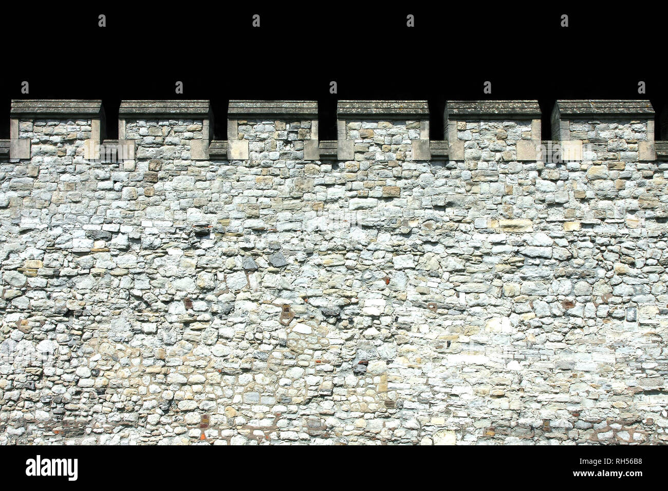 Detail of tall ancient fortress stone wall Stock Photo - Alamy