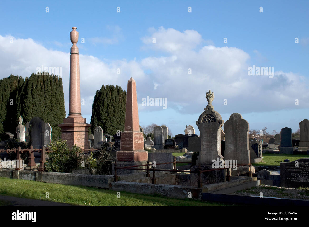 Monuments and memorials in cemetery Stock Photo - Alamy