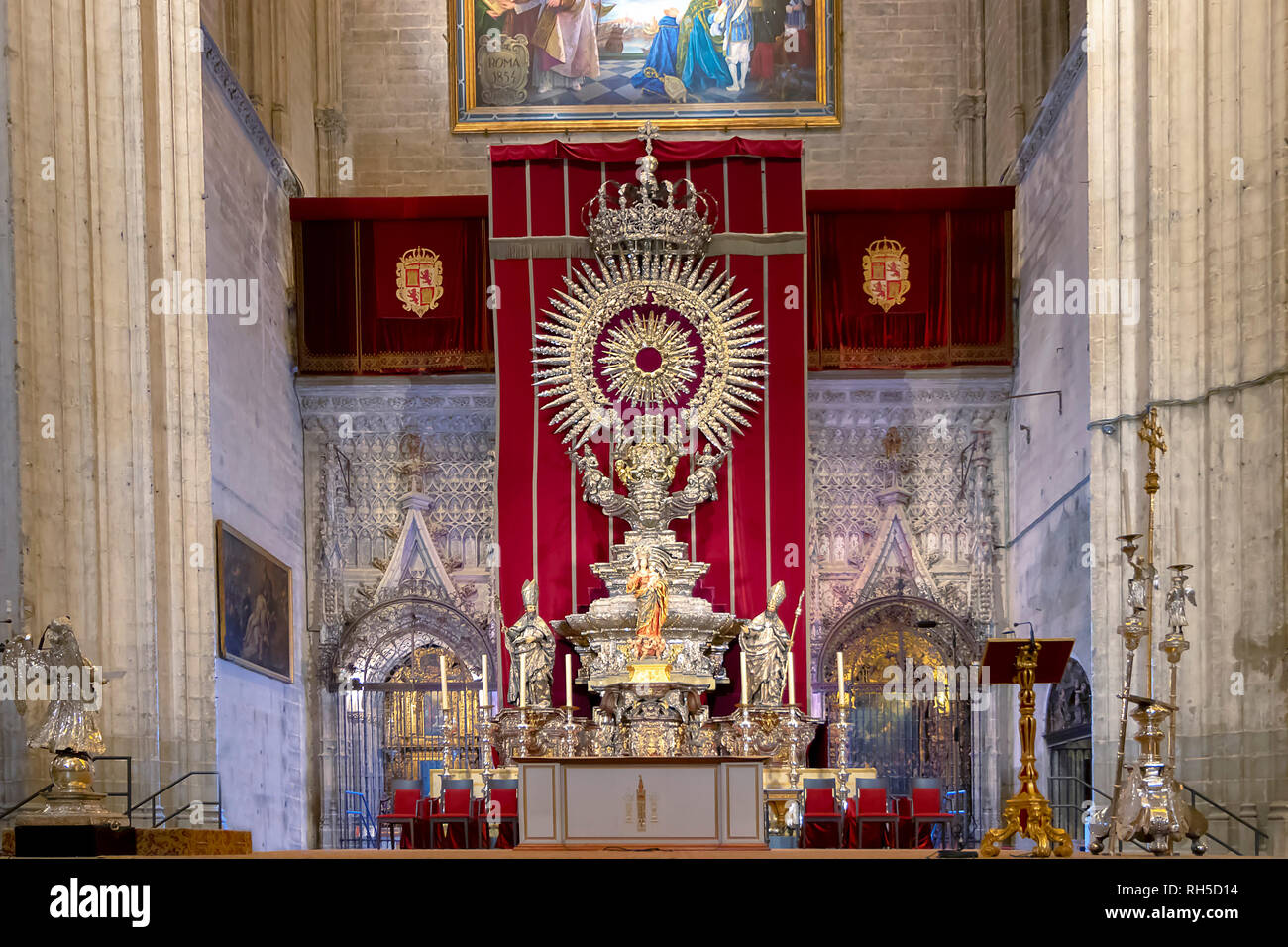 Altar mayor seville cathedral hi-res stock photography and images - Alamy
