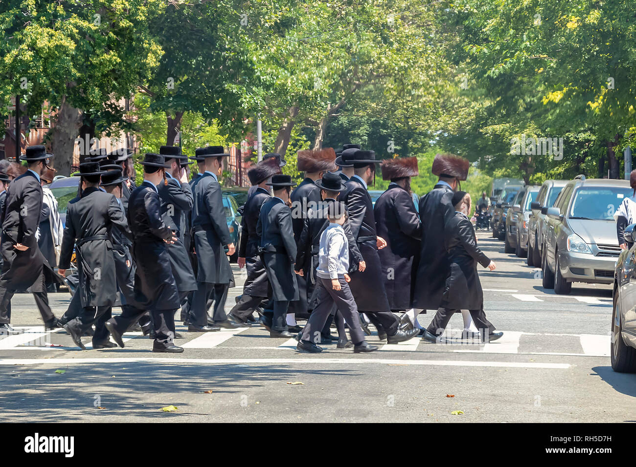 Hasidic jews brooklyn hi-res stock photography and images - Alamy