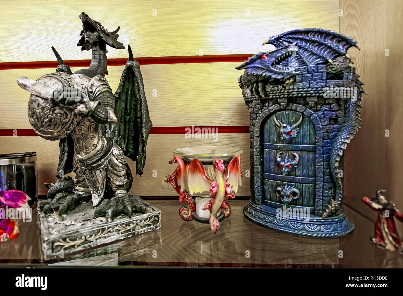 Curio shop interior hi-res stock photography and images - Alamy