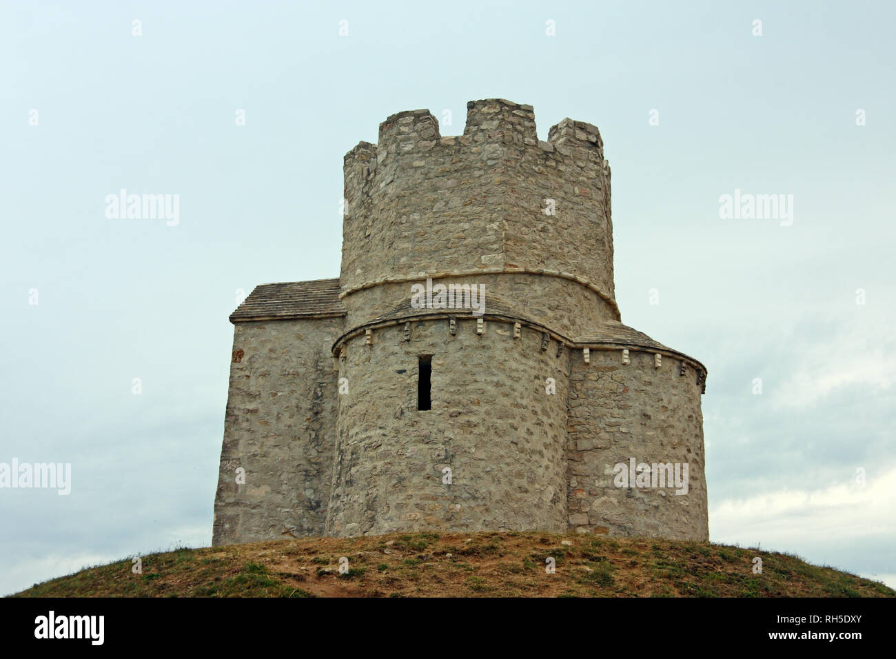 Romanesque fortress style hi-res stock photography and images - Alamy