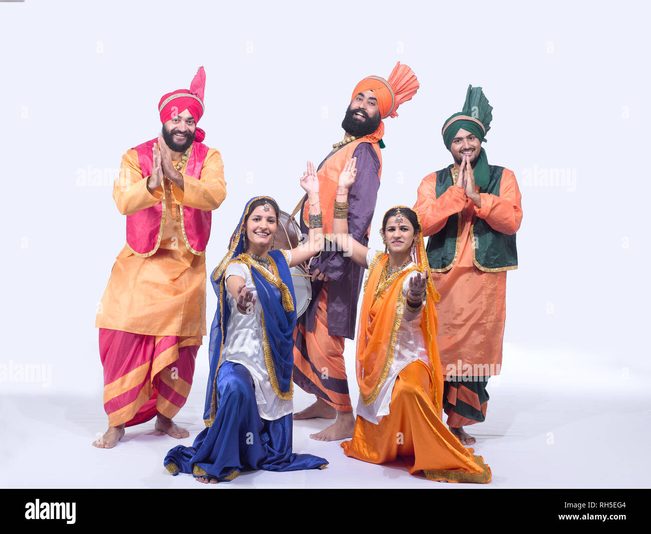 PORTRAIT OF A GROUP OF BHANGRA DANCERS Stock Photo - Alamy