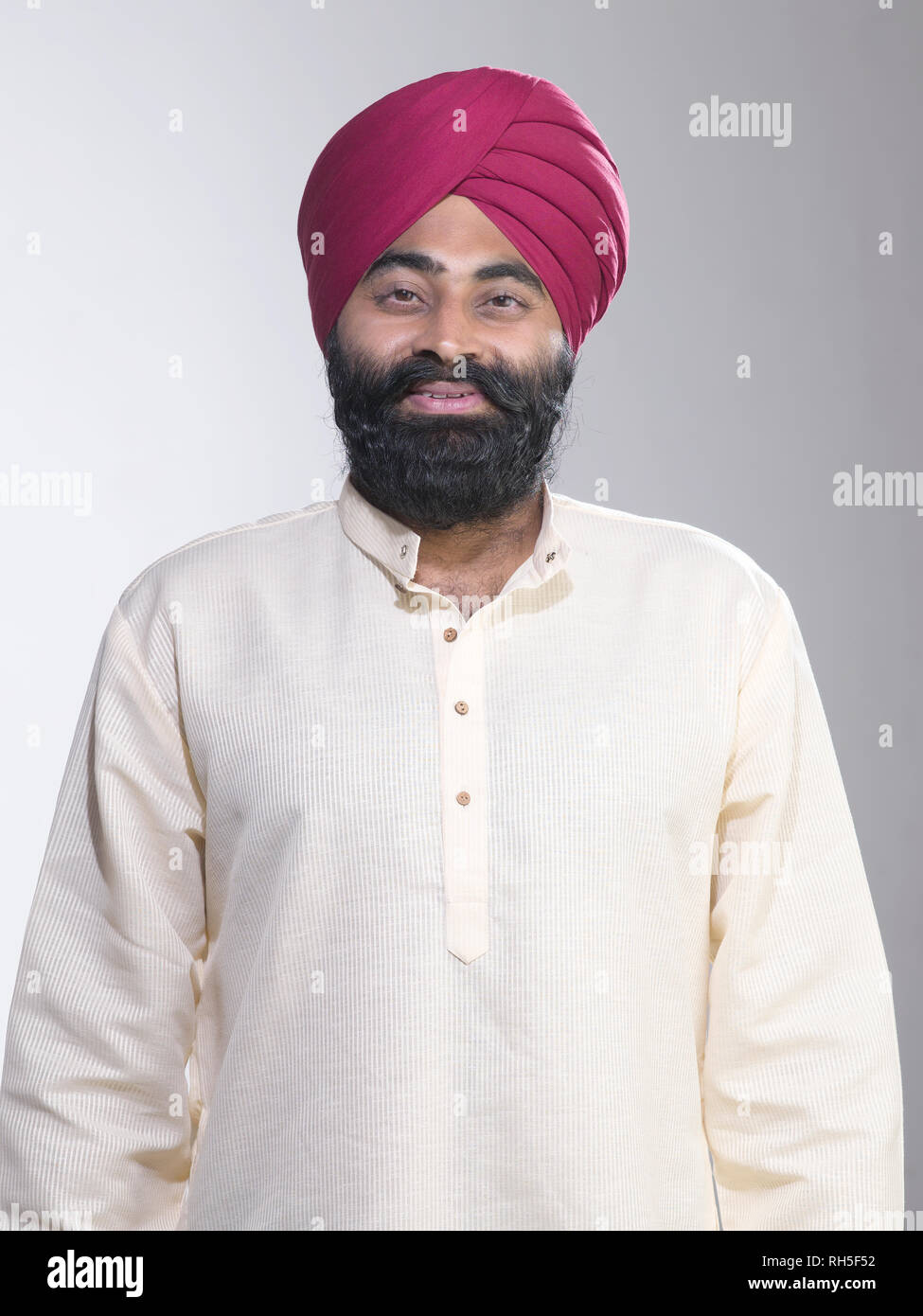 PORTRAIT OF A SIKH SARDAR MAN Stock Photo - Alamy
