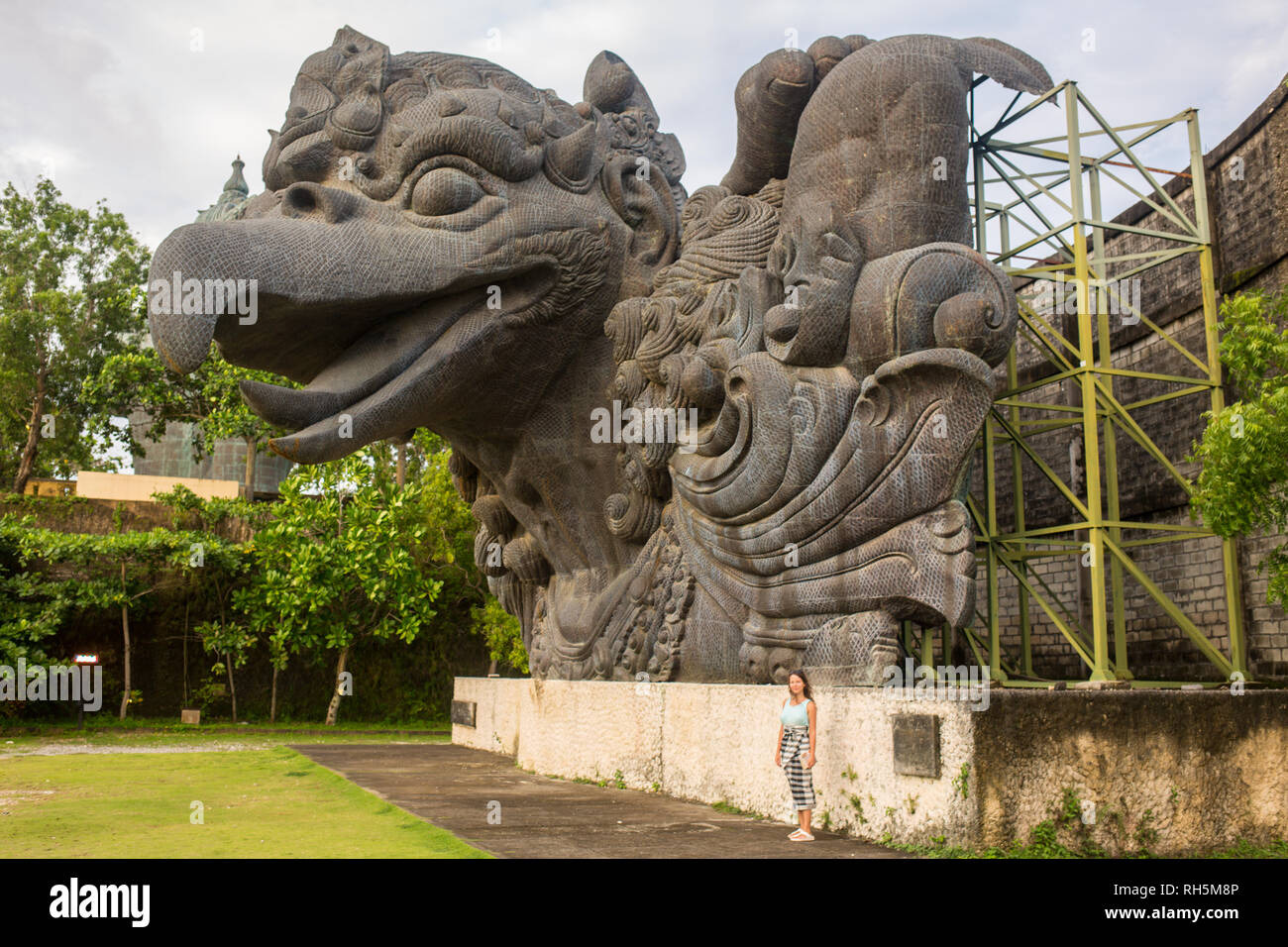Garuda sculpture hi-res stock photography and images - Alamy