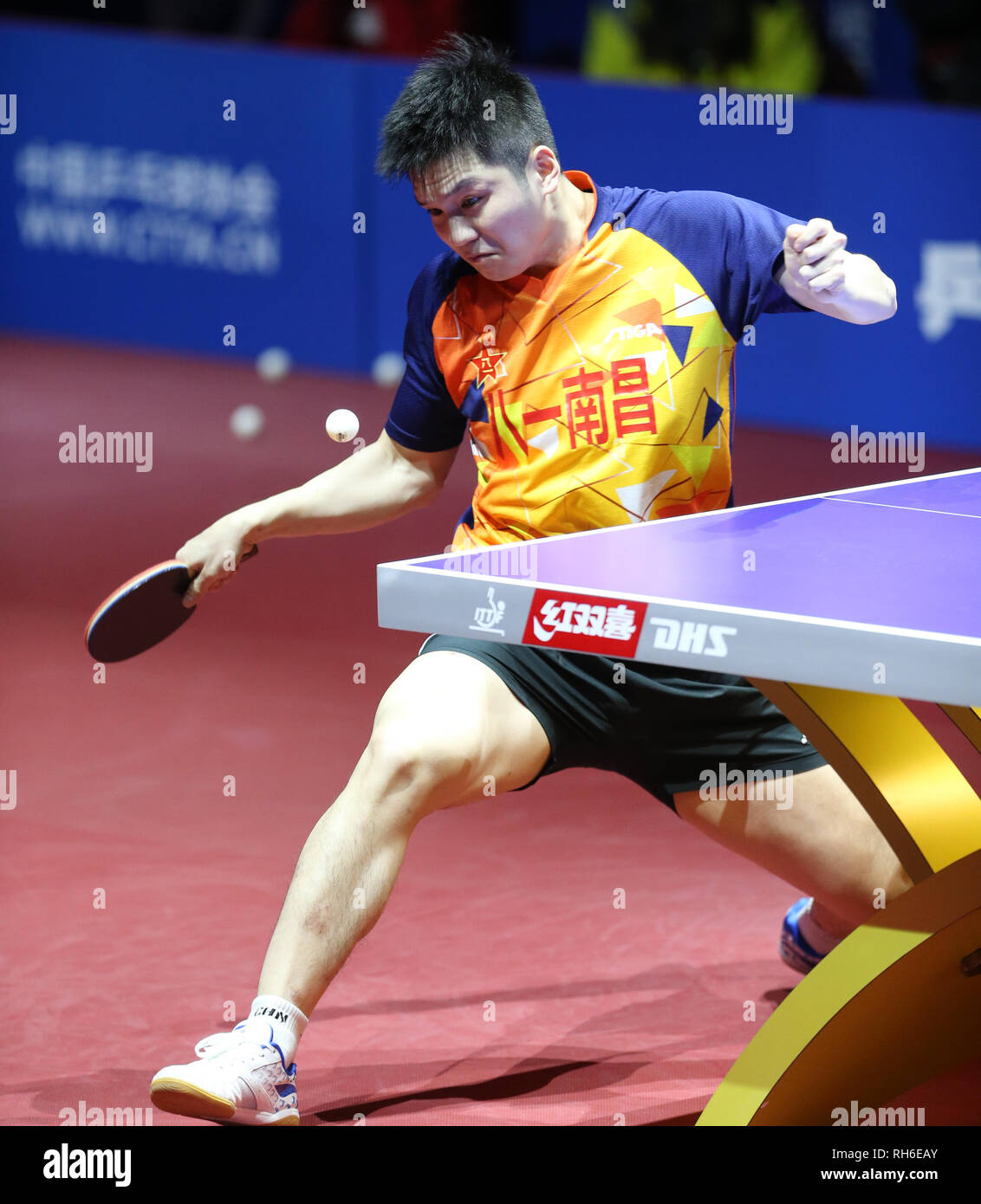 Luo fan hi-res stock photography and images - Alamy