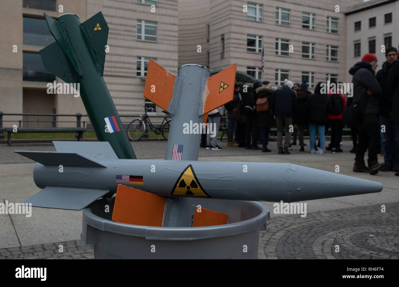 Nuclear forces hi-res stock photography and images - Alamy