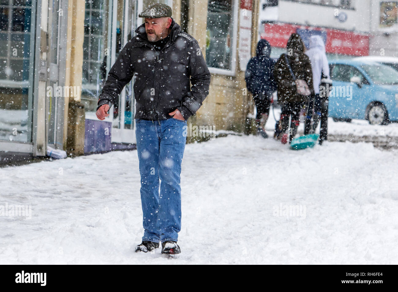 People walking in a snow storm hi-res stock photography and images - Alamy