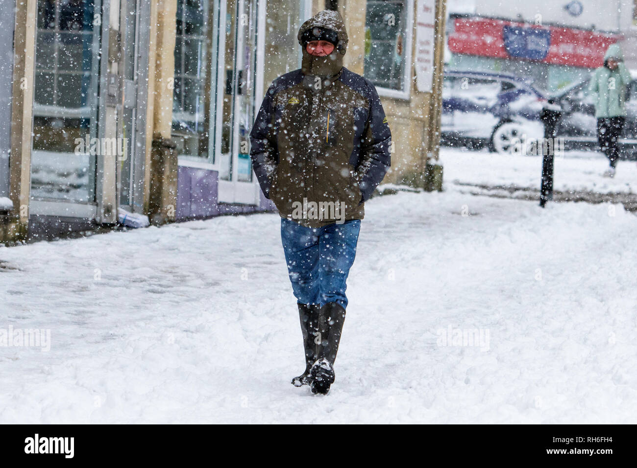 People walking in a snow storm hi-res stock photography and images - Alamy
