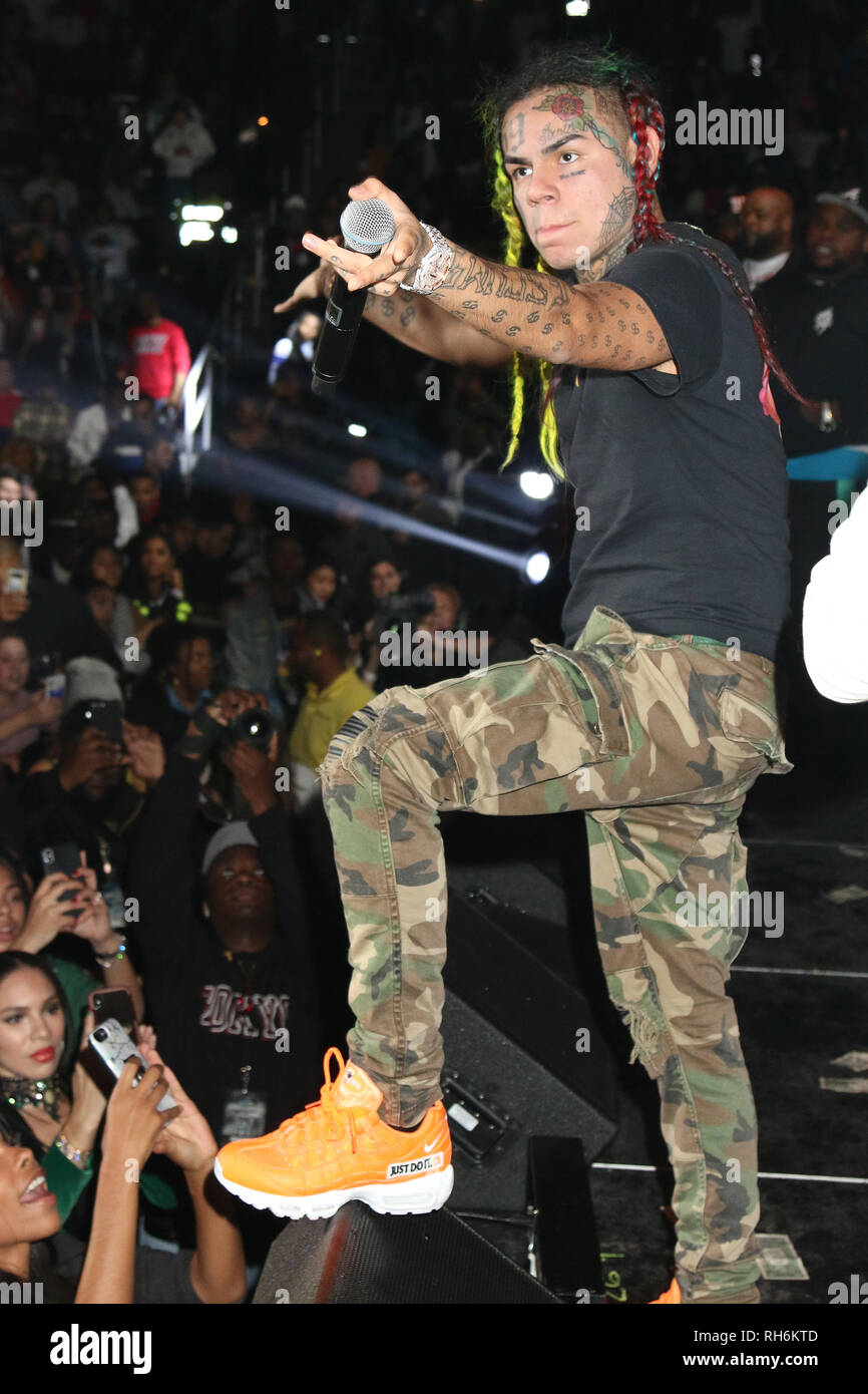 Tekashi 6ix9ine hi-res stock photography and images - Alamy