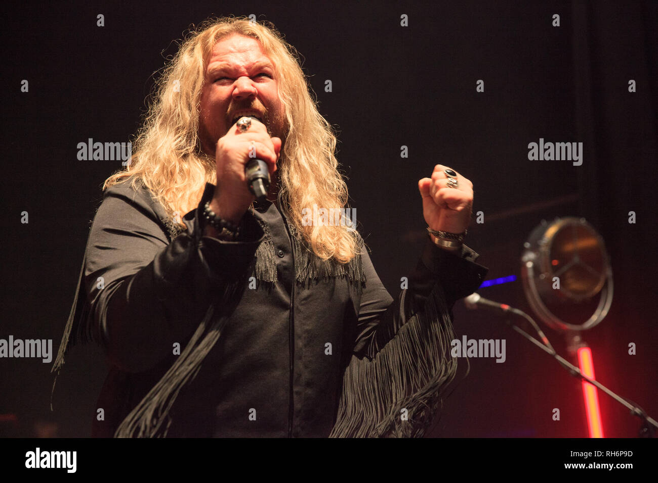 Lead singer of rock group bush hi-res stock photography and images - Alamy