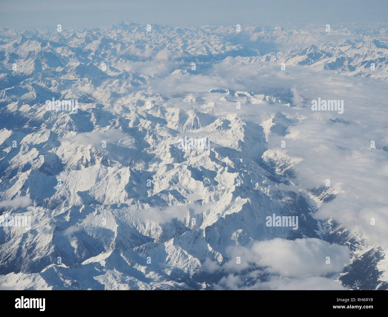 Sky alps airline hi-res stock photography and images - Alamy
