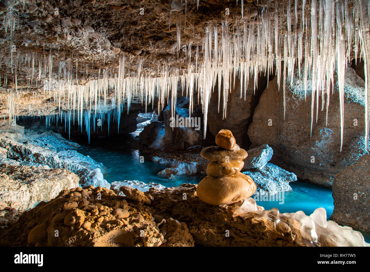 Ice cave ceiling hi-res stock photography and images - Alamy