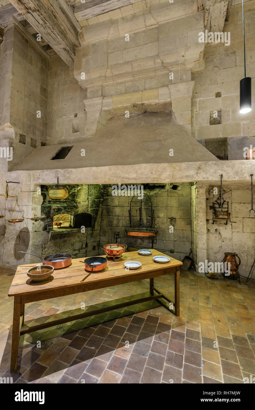 Castle kitchen hi-res stock photography and images - Alamy