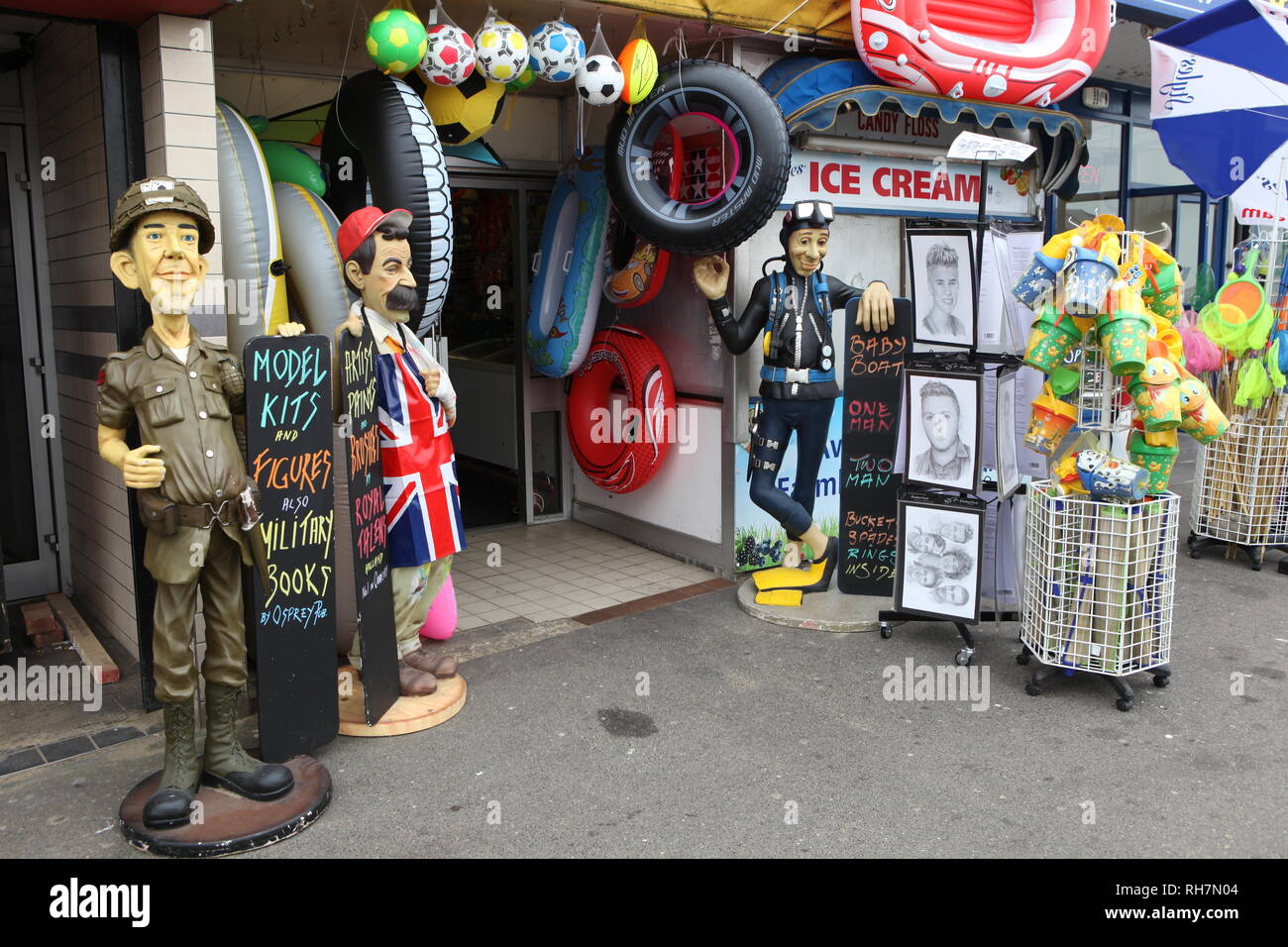 Margate vintage shops hi-res stock photography and images - Alamy