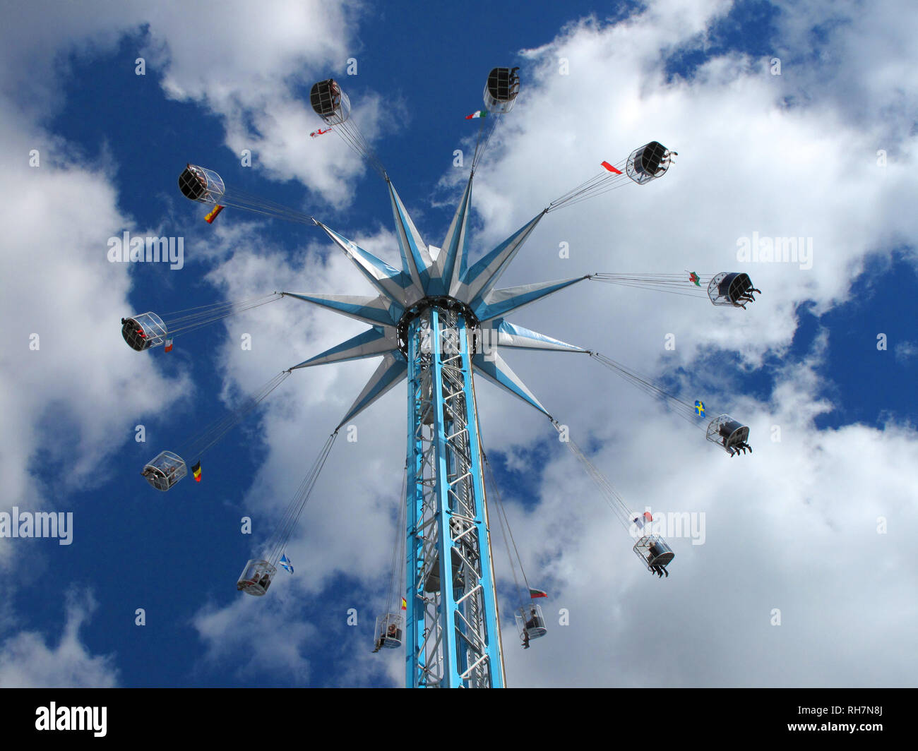 Funfair in london england hi-res stock photography and images - Alamy