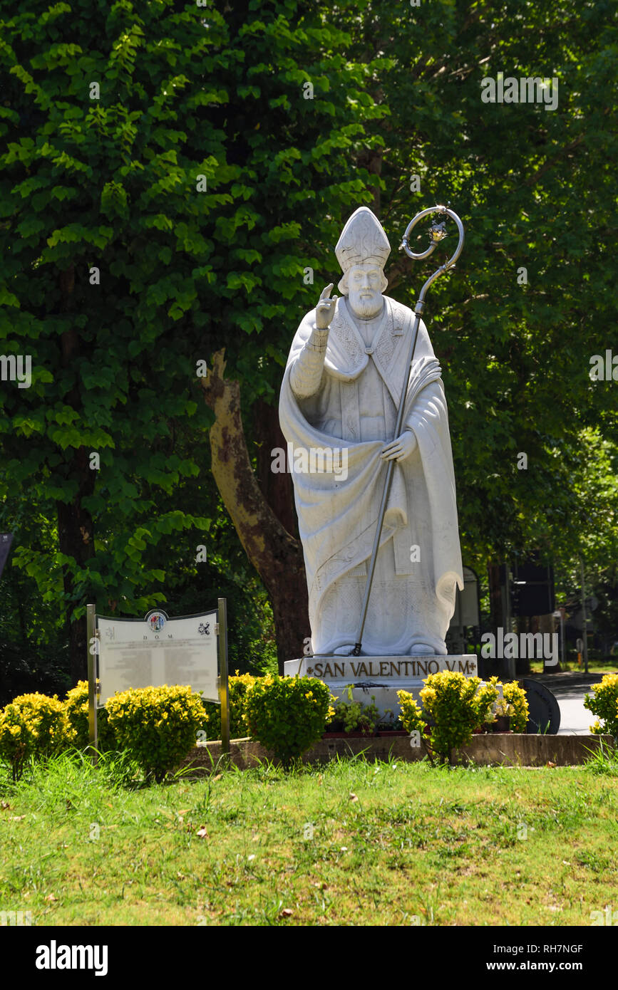 Valentine's day. Statue of Valentine who protects lovers Stock Photo ...