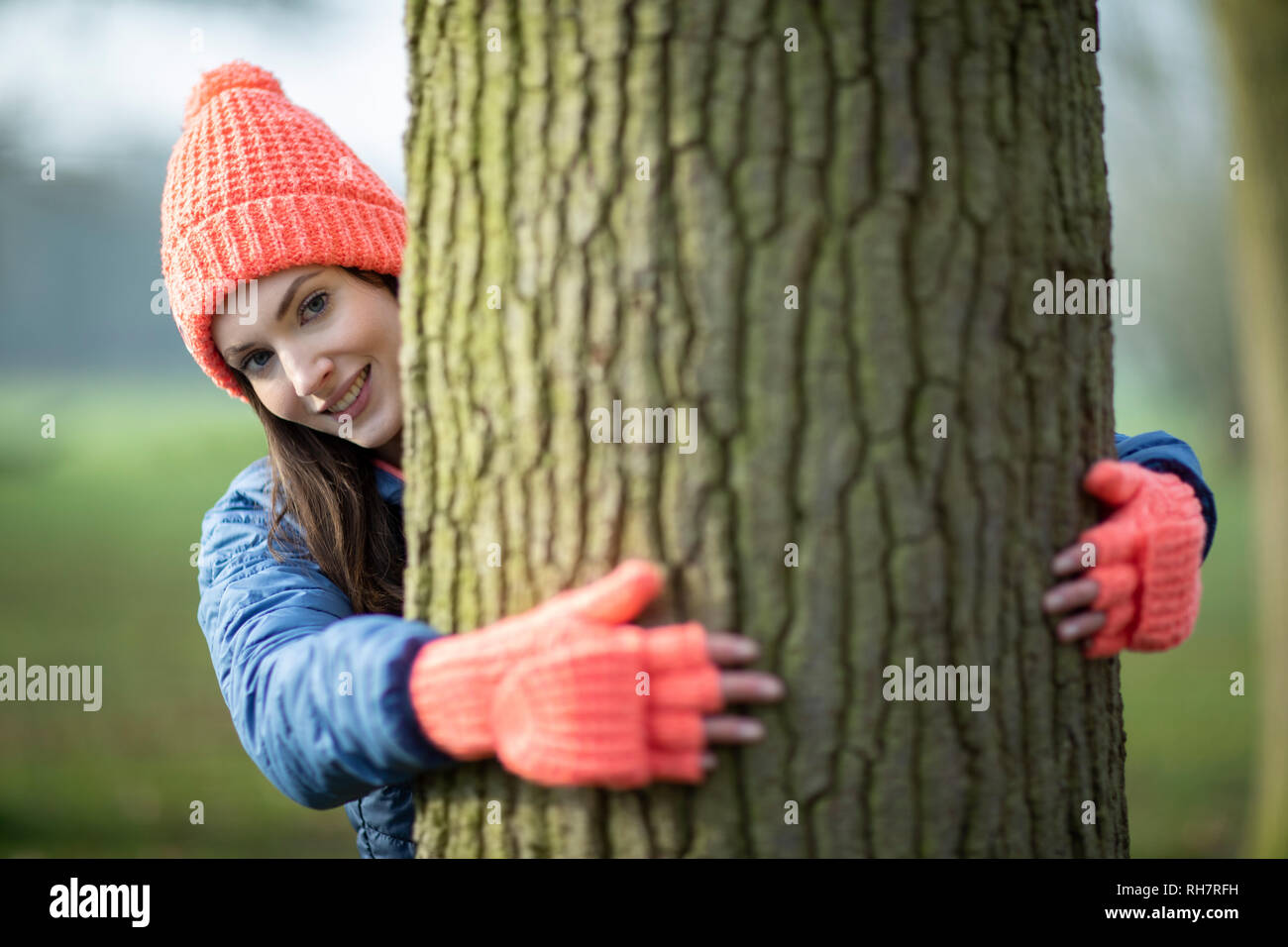 Hugging tree hi-res stock photography and images - Alamy