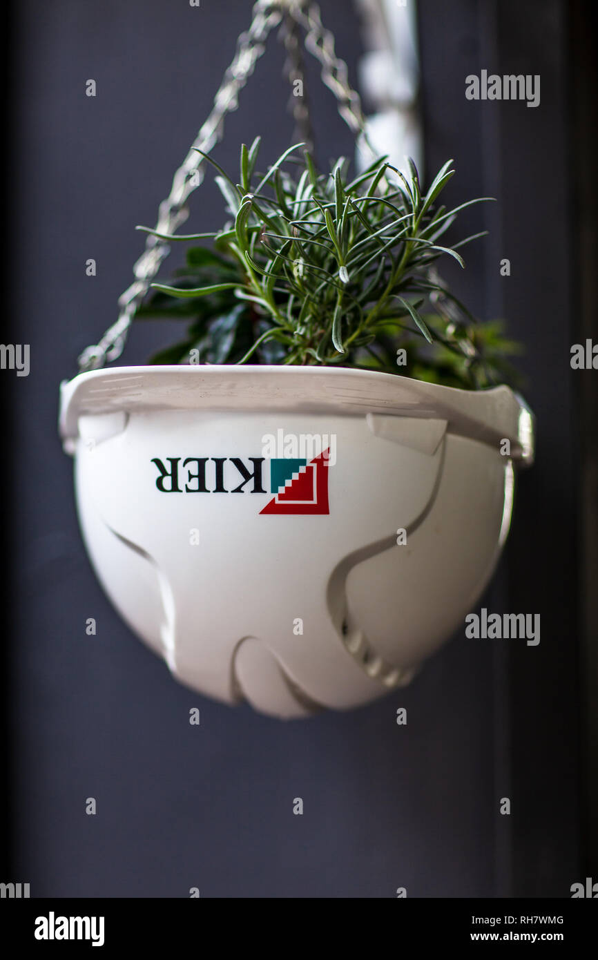 Kier plant pot hi-res stock photography and images - Alamy
