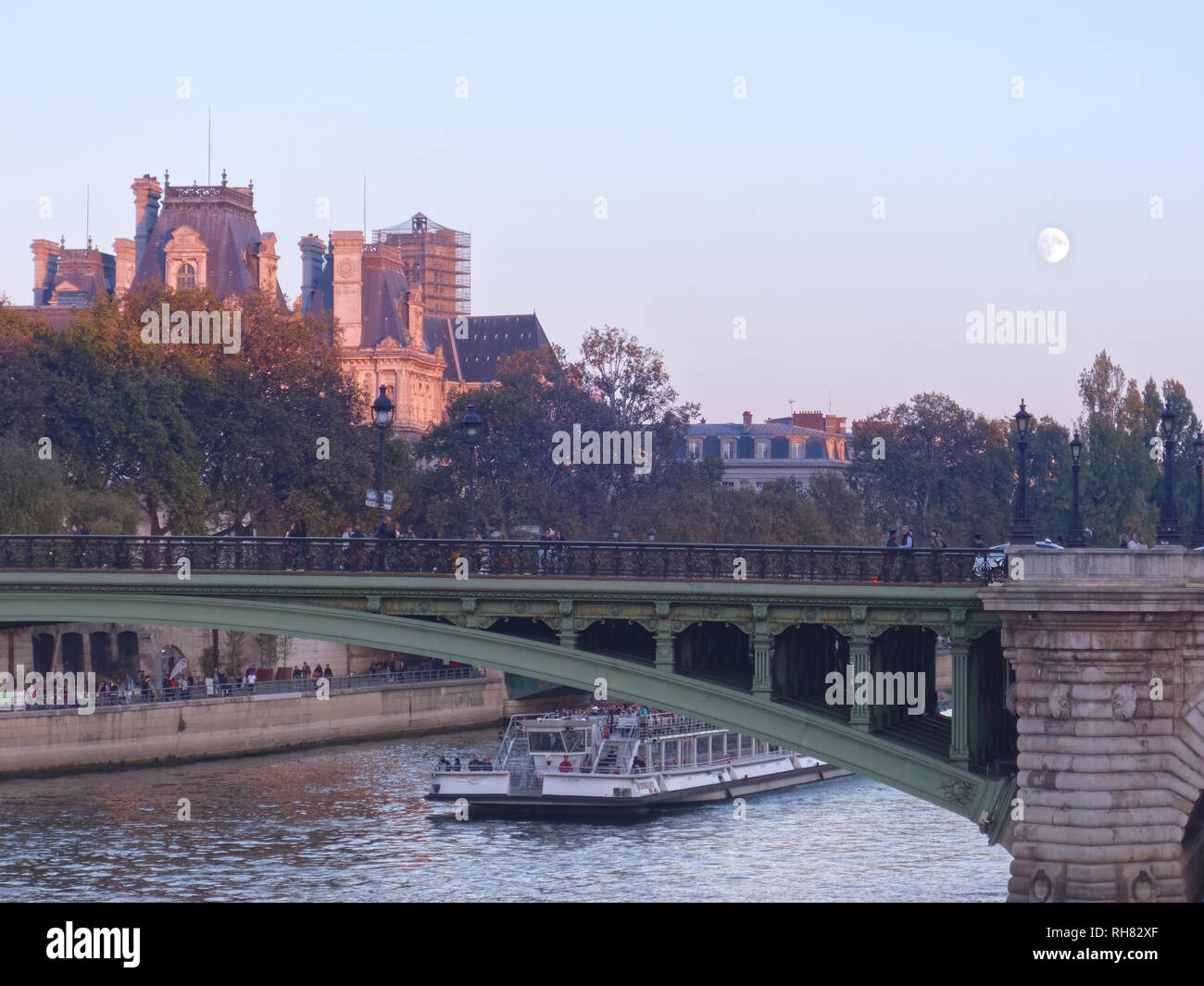 France paris full moon over hi-res stock photography and images - Alamy