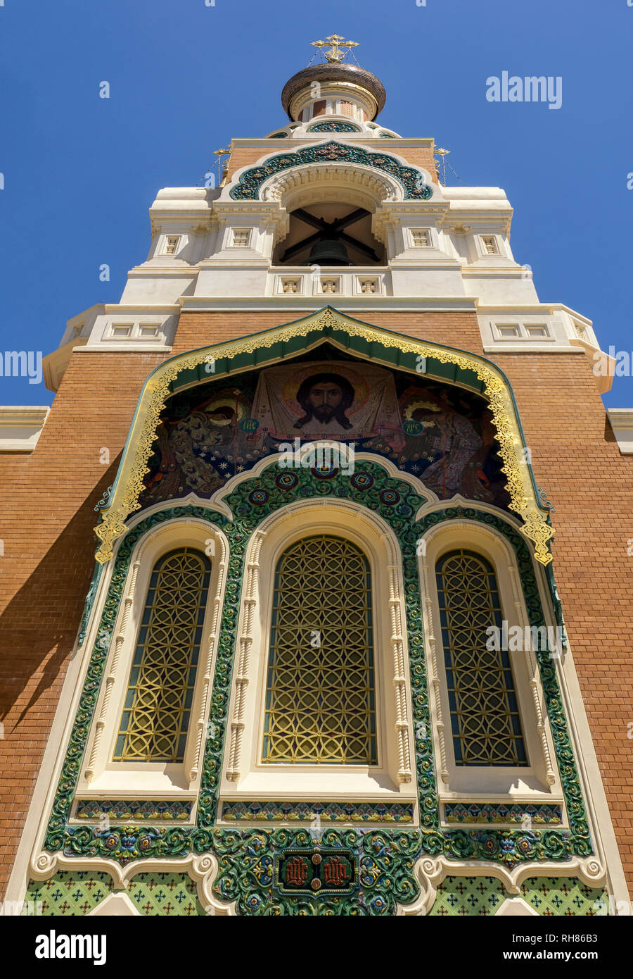 NICE, FRANCE - MAY 29, 2018: Ornate window and front facade of St ...