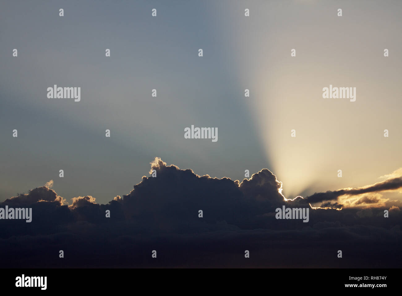 Rim lit clouds hi-res stock photography and images - Alamy