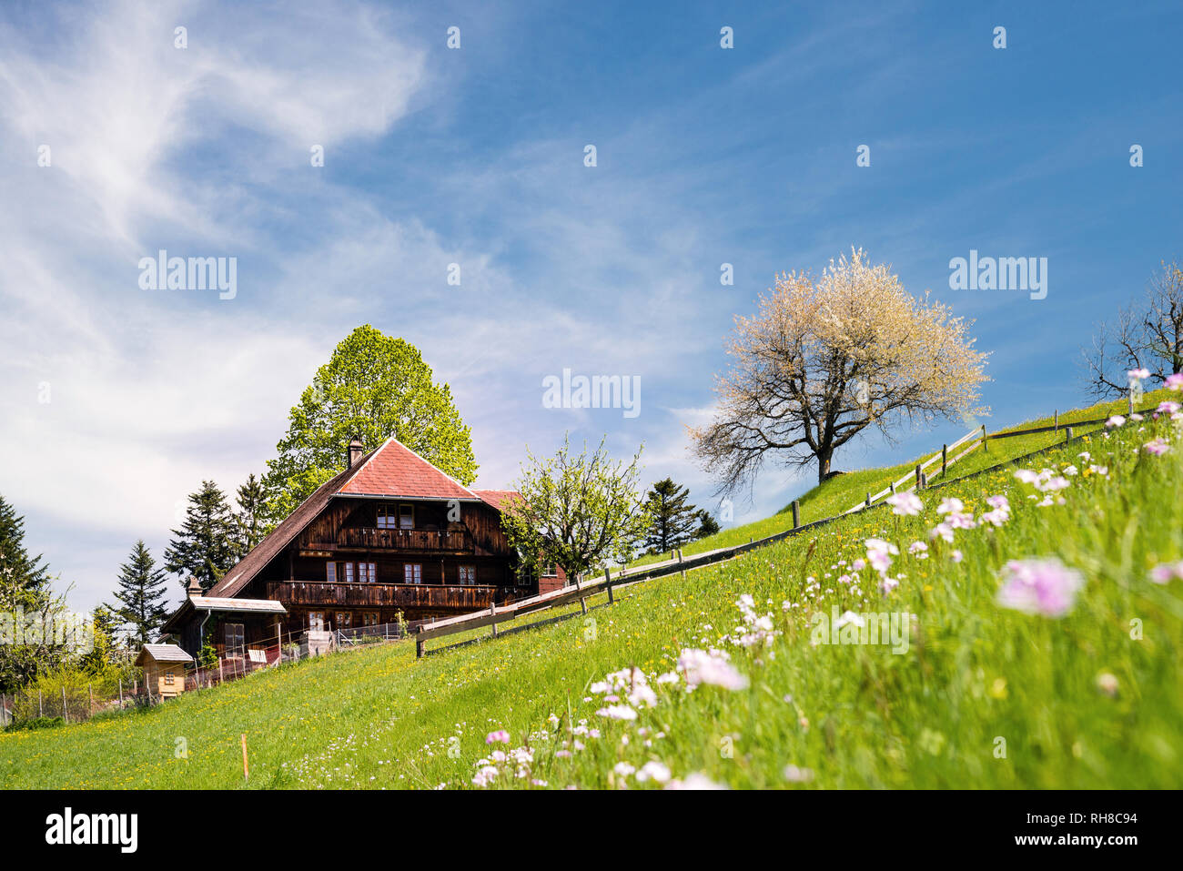 Switzerland farmhouse hi-res stock photography and images - Alamy