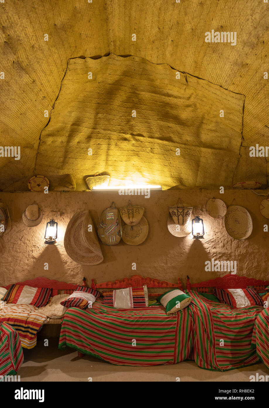 Interior traditional saudi arabian home hi-res stock photography and ...