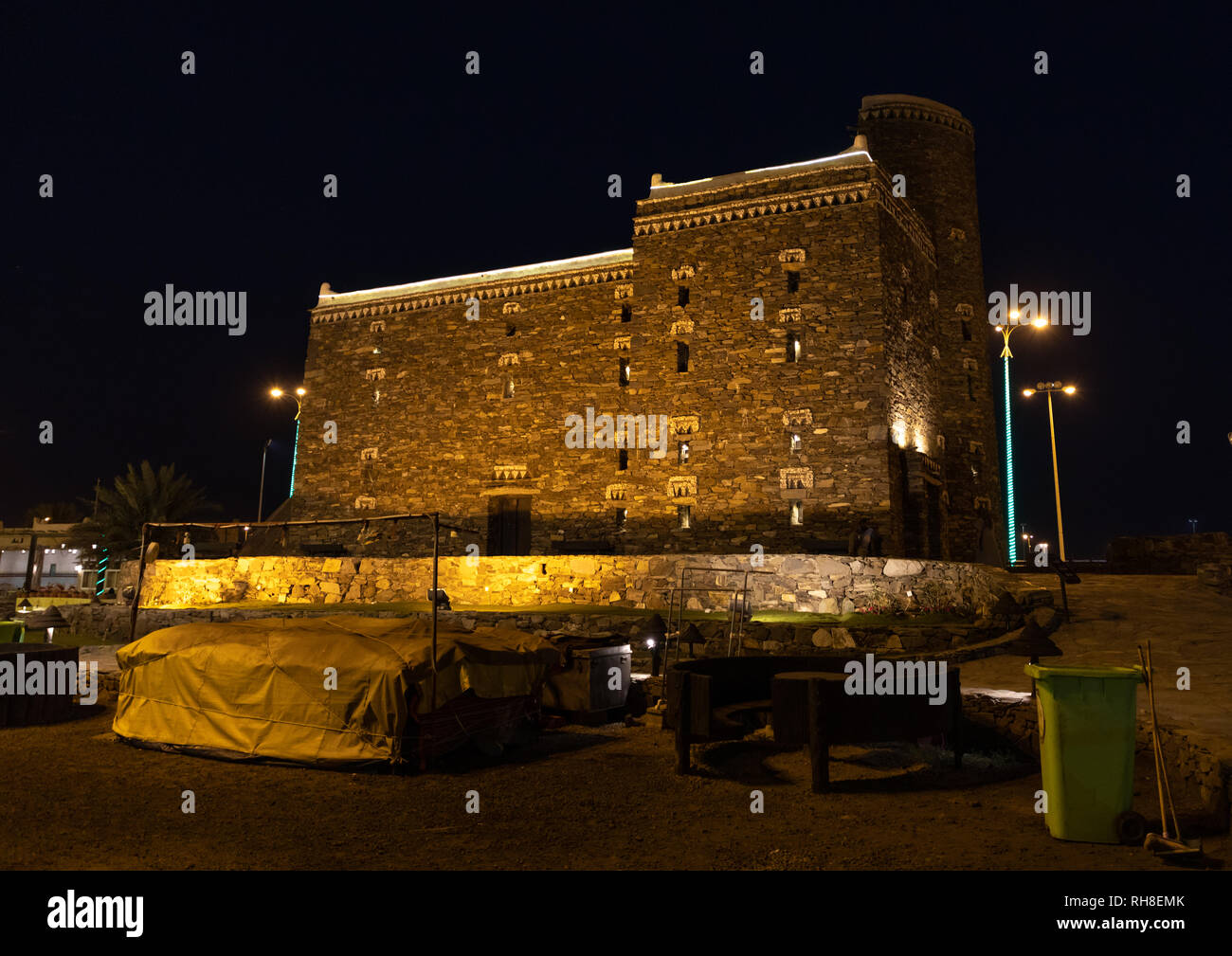 Al baitul Jabali stone house in the heritage village, Jizan Province ...