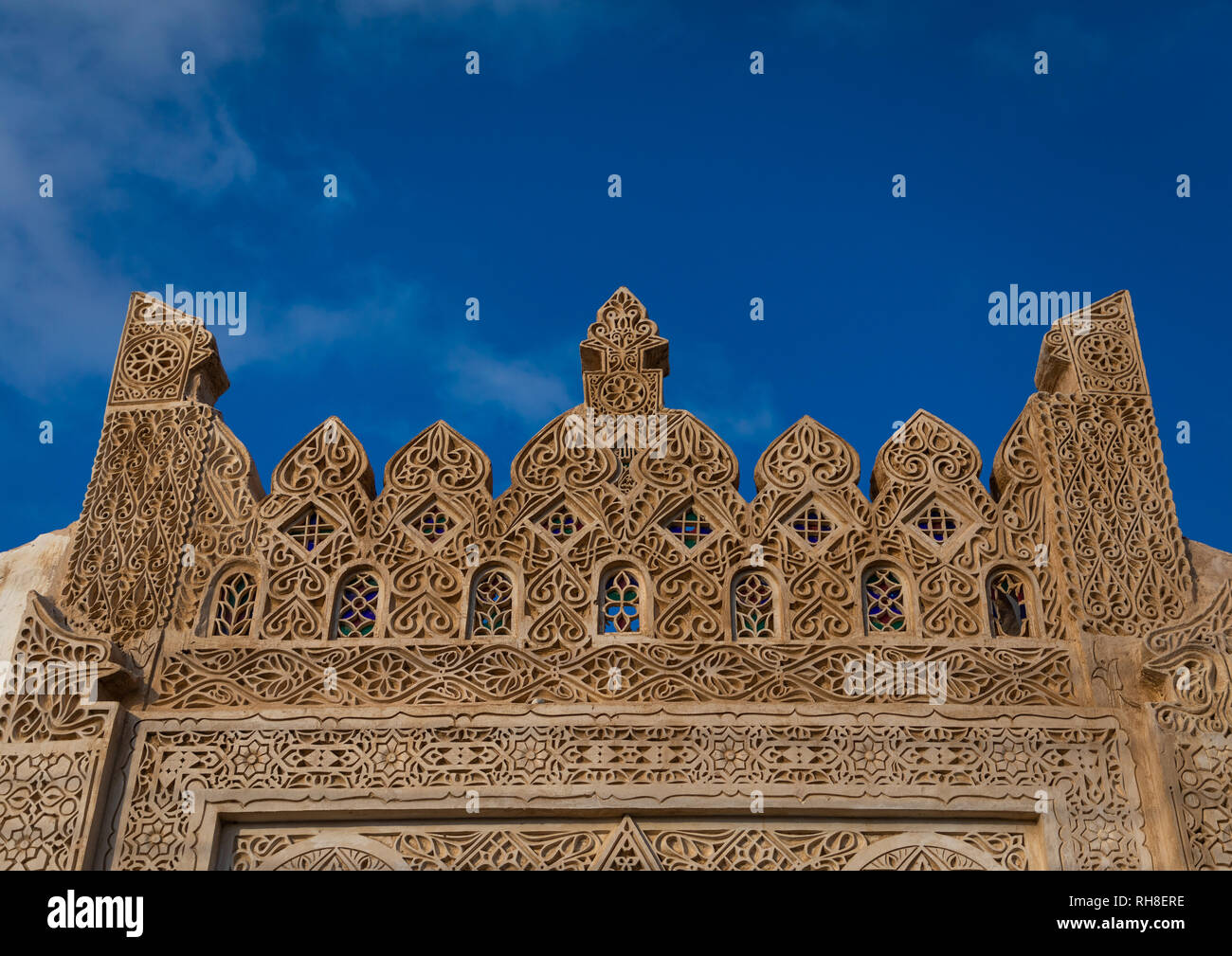 Doorway gypsum decoration of Ahmed Munawar Refa house, Red Sea, Farasan ...