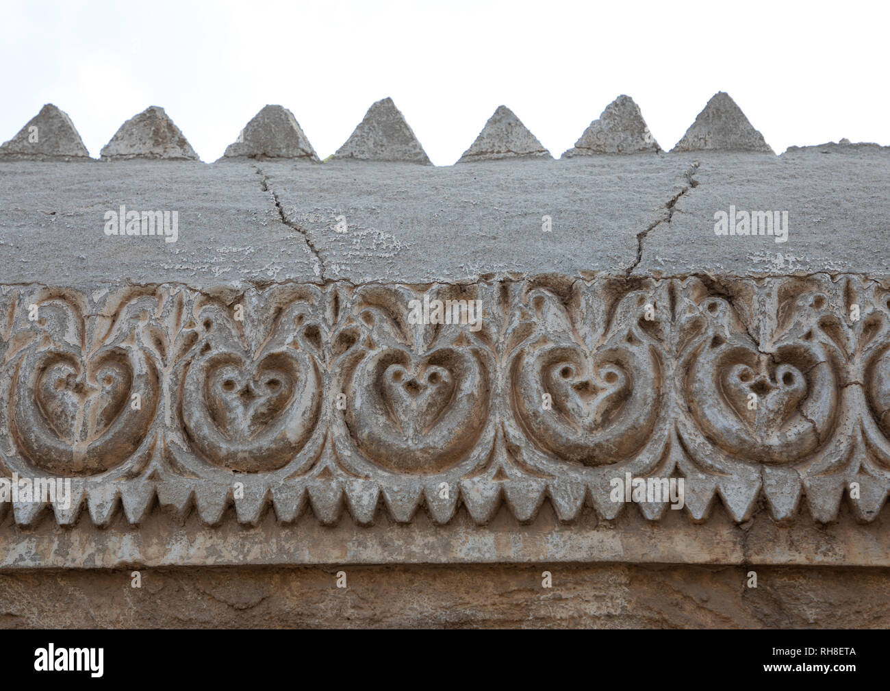 Gypsum decoration of the external walls of a farasani house, Red Sea ...