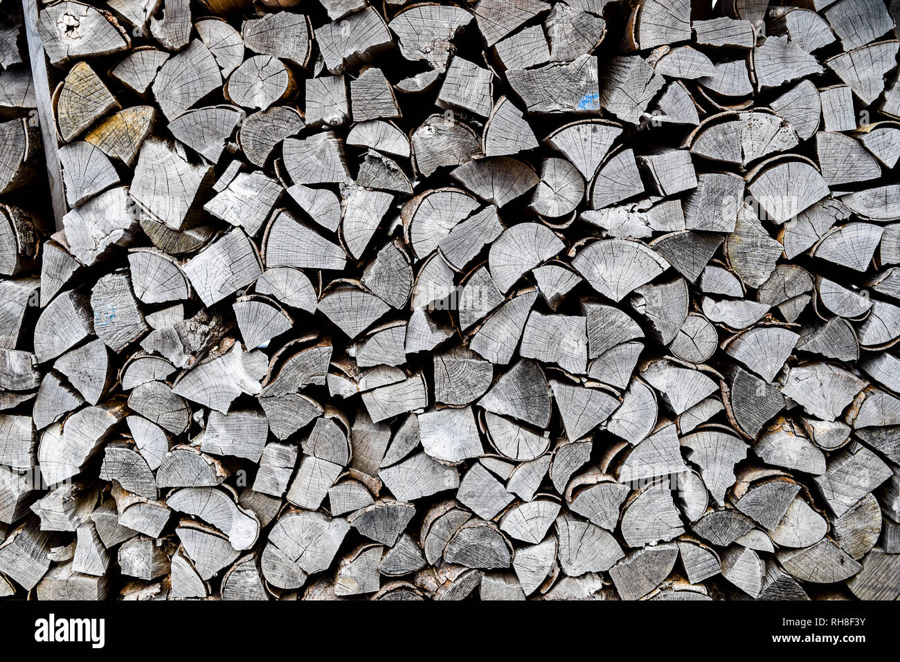 Texture of dried fireplace wood Stock Photo - Alamy