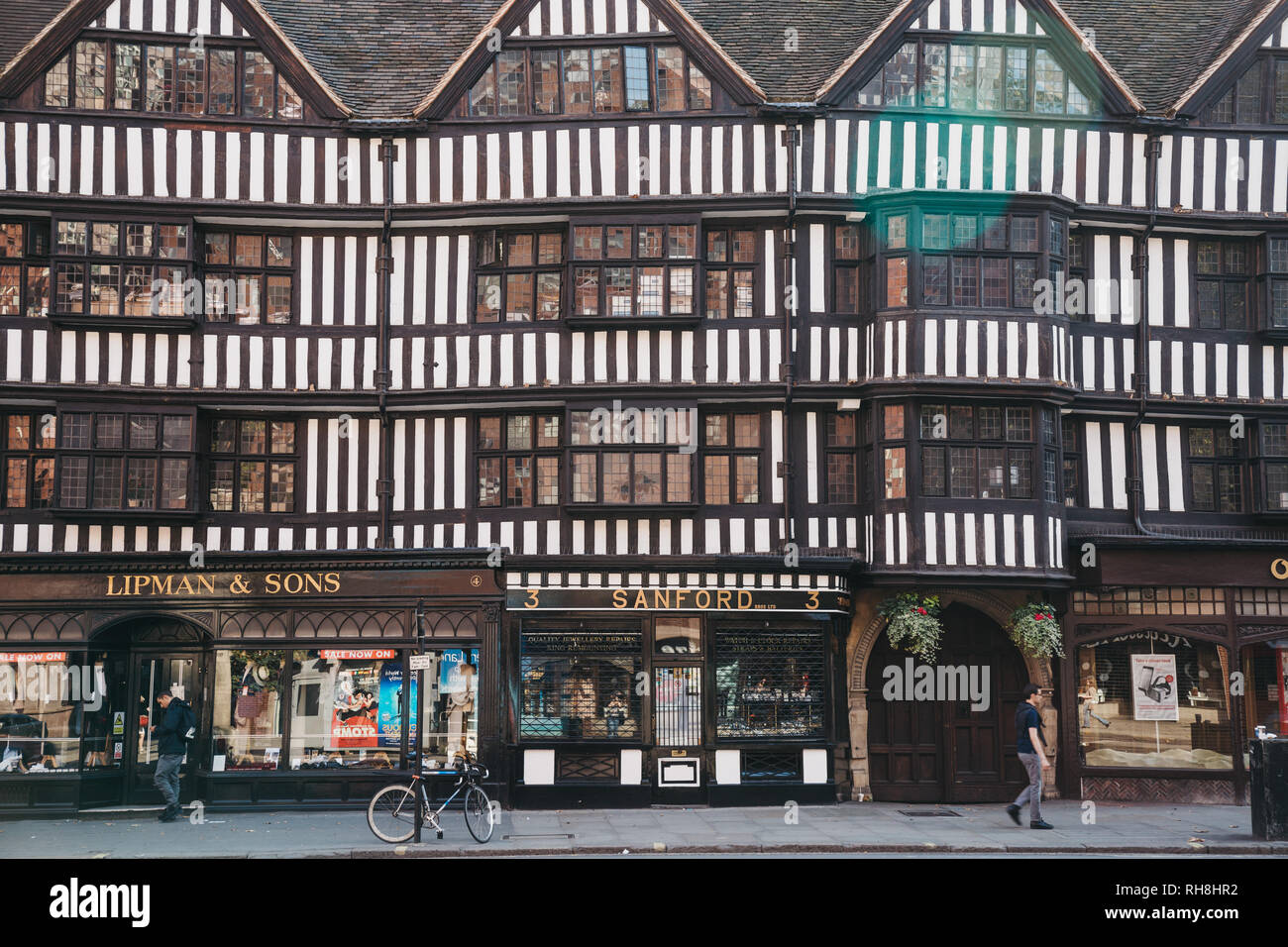 Famous tudor buildings uk hi-res stock photography and images - Alamy