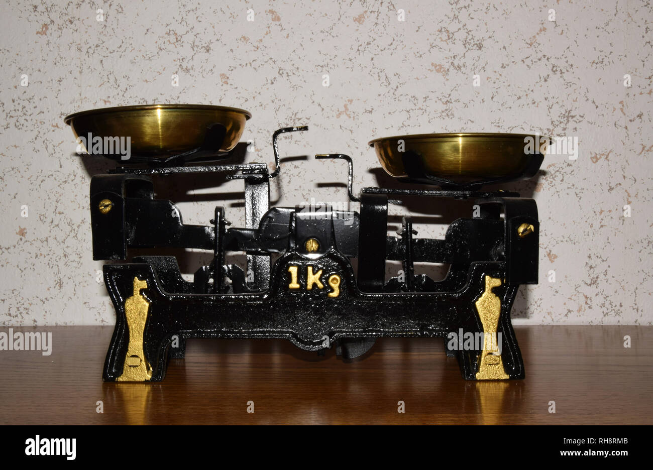 Old analog scale with weights - Vintage objects Stock Photo - Alamy
