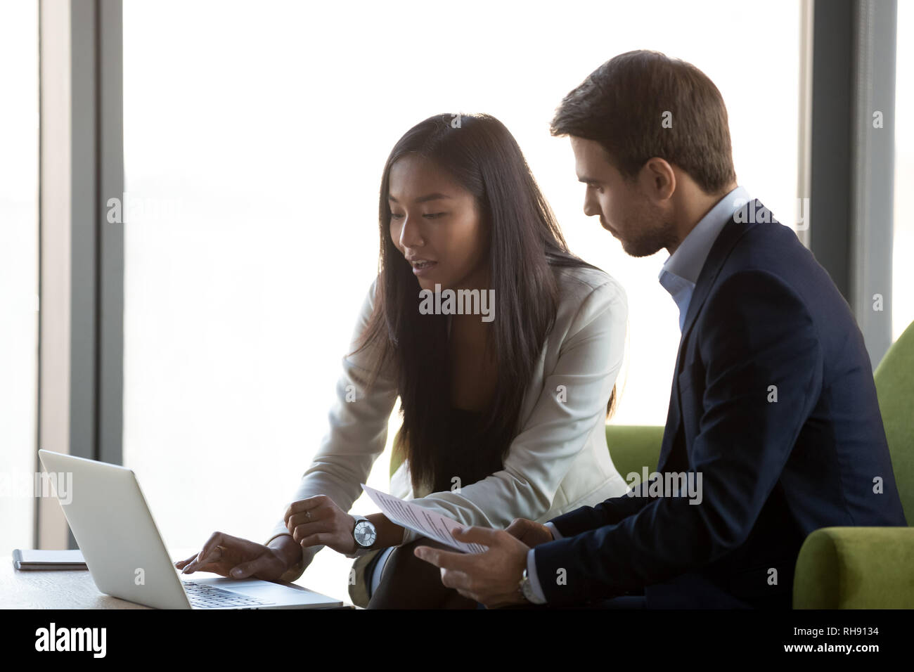 Asian banking hi-res stock photography and images - Alamy