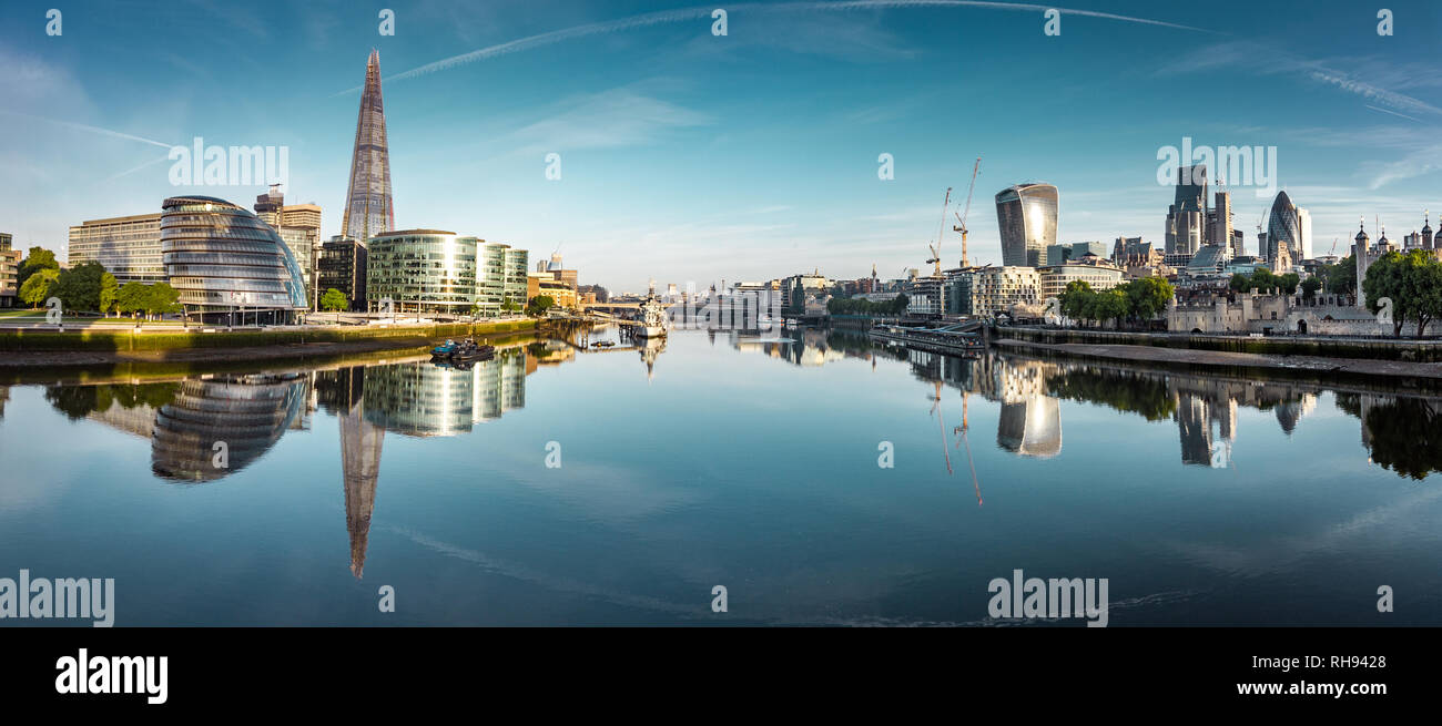 Thames skyline architecture hi-res stock photography and images - Alamy