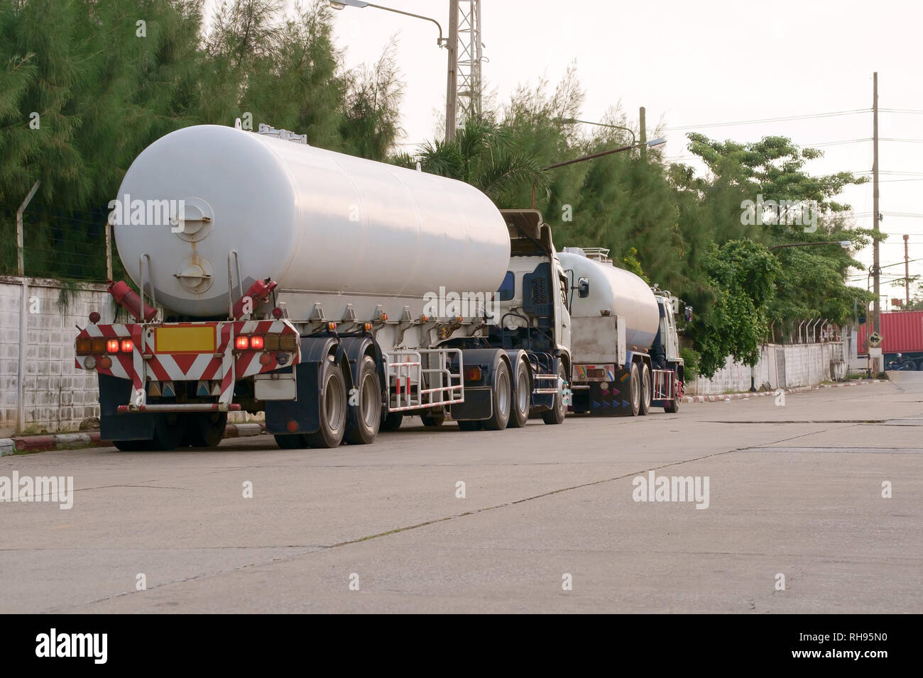 Gas tanker truck hi-res stock photography and images - Alamy