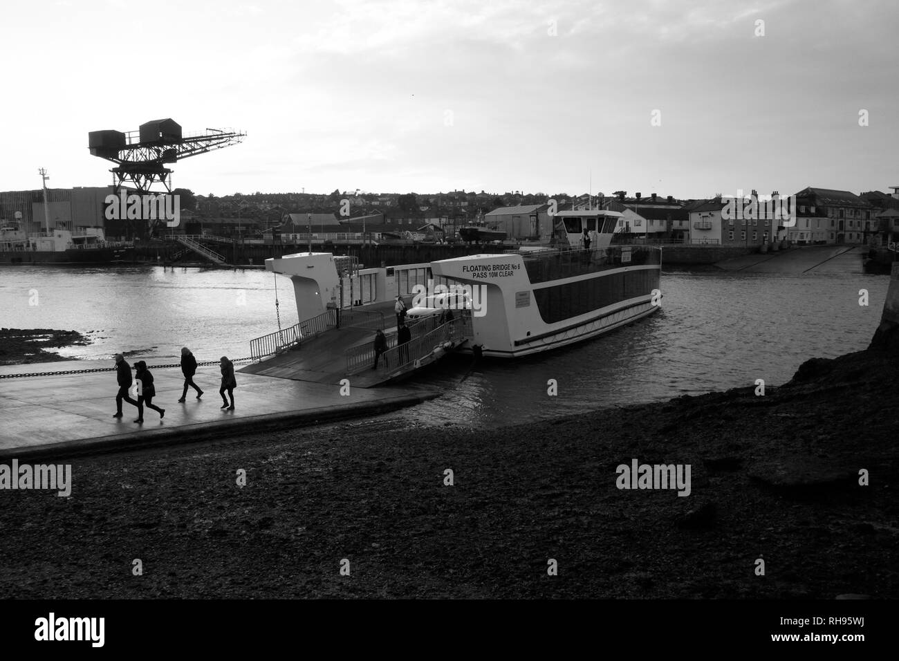 The Floating Bridge Chain Ferry, River Medina, East Cowes, Isle of ...