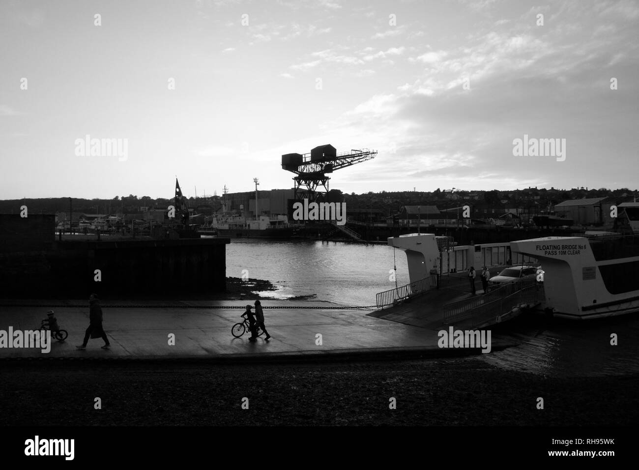 The Floating Bridge Chain Ferry, River Medina, East Cowes, Isle of ...
